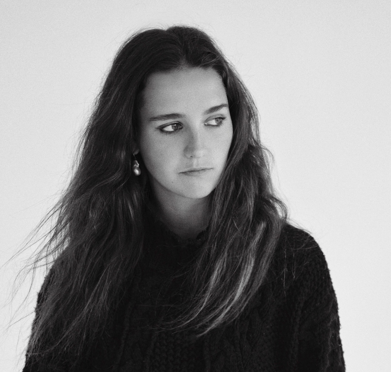 Lila Dupont Drops 90s-Inspired Indie Pop Single ‘Dance and Smoke and ...
